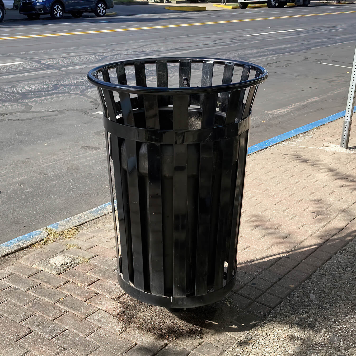 Commercial Trash Receptacles - Park Decor